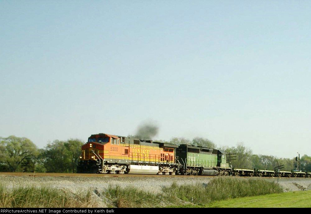 BNSF 5300 and 7008